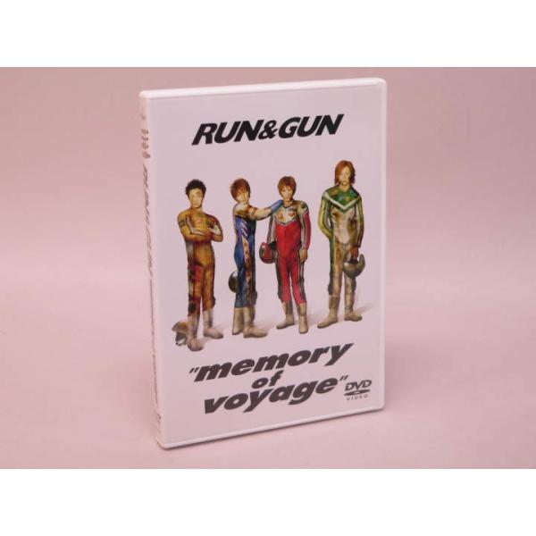 RUN＆GUNが4人ユニットとして魅せた軌跡。撮影メイキングなども！DVD「RUN＆GUN Smemory of voyage」です。ケース、盤面にキズがあります。中古品。【※注文時、送料は自動計算されません。※】商品代金のほかに、別途配送...