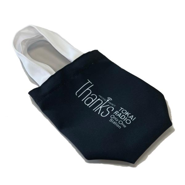 サイズ：200mm(高さ)　　　　×170mm(幅縦)　　　　×85mm(奥行)　　　　　※平置き時　　　　　ハンドル部分　　　　　25mm(持ち幅)　　　　　×29mm(長さ)重量 ：46g素材 ：ポリエステル(100%)