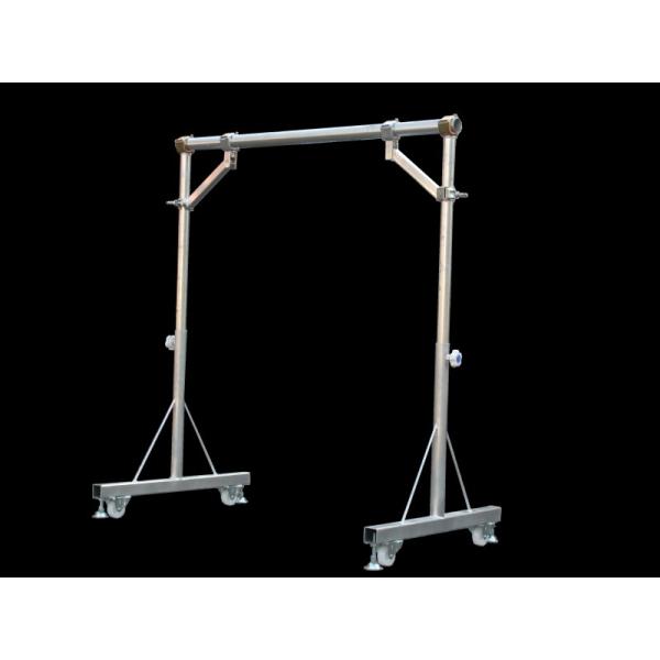 重量：25kg大きさ：幅800ｍｍ　高さ1500〜2000ｍｍ　５段階（100ｍｍピッチ）で高さ調整可能　　　　アジャスター足付き（走行停止・高さ微調整可能）吊り上げ荷重：150ｋｇ（幅1500ｍｍの場合）■仕様・全幅：自在　単管パイプを使...