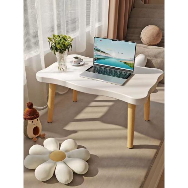 【サイズ】：60*40*30CM【材質】天板：天然木突板、MDF脚：ラバーウッド材円弧デザインの北欧風パソコンデスクです。どんなお部屋にも合わせやすく、年齢・性別を問わずお使いいただけます。人間工学に基づく包み込むようなデザインで、窮屈感が...