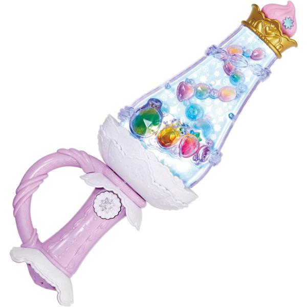 『デリシャスパーティ プリキュア』より、「クリーミーフルーレ」が登場！キュアフィナーレの浄化技アイテムです。ホイップクリームを絞るように、しぼりスイッチをひねることで、小技と浄化技の2種類のなりきり遊びを楽しむことが出来ます。光が点灯すると...