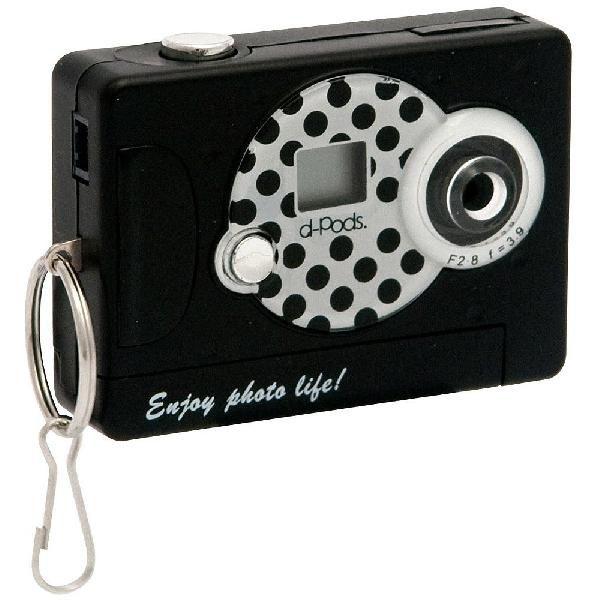 デジタルなのにアナログの味わい。『d-pods』は誰もが簡単にトイカメラ風の写真が 楽しめるデジカメです。持ち運びに便利な30gの超軽量ボディの中には、3連写機能に セルフタイマー、動画撮影機能まで詰め込まれています。アクセサリー気分でバッ...