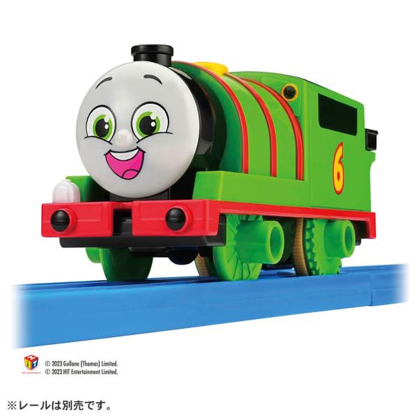 きかんしゃトーマスの新シリーズから、トーマスと仲良しの機関車、「パーシー」の車両が登場です。「パーシー」は、みどり色の小さな機関車。怖がりで自信がないけれど、いざという時は勇気をだします。・「パーシー」の動力車です。プラレールのレールを走行...