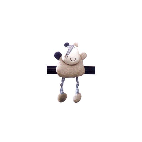 ベビーカーのバーに取り付け可能なシックな色合いのぬいぐるみ。プープー音やガラガラが入ったにぎにぎサイズにソフトなラトル。 シックなデザインが珍しいラトル。本体サイズ:13×24×6(単位:cm)