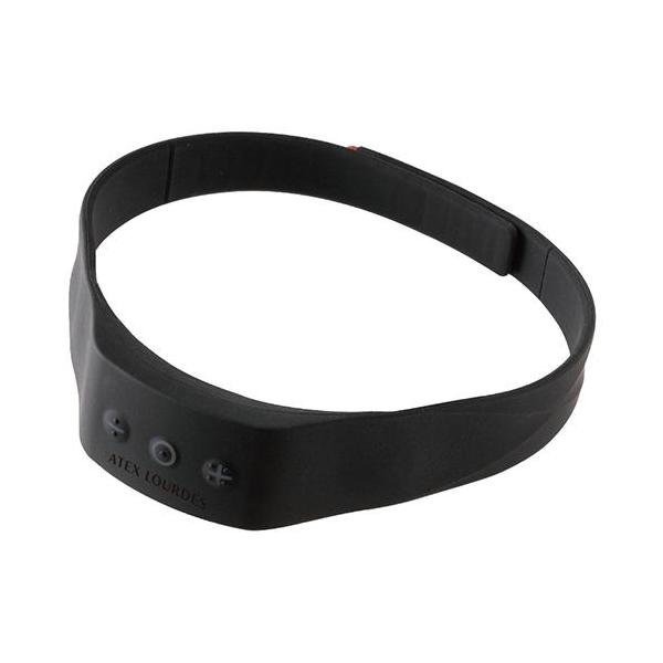 ■首の湾曲にも馴染みやすく、肌触りの良いシリコン素材のチョーカー型低周波治療器■ベルトの先端にはマグネットが内蔵されており、着脱もスムーズにできます■首まわり、約35〜42cm対応可能■軽量(約80g)のコードレス仕様でハンズフリーなので、...