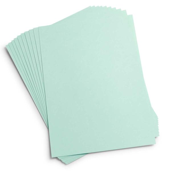 大切なプリントを紫外線、キズ、摩擦、水から守る保護フィルム。例えば、写真、お店のメニュー、ラベル、印刷物、カレンダーやカッティング用シートで作成した作品などにもお使い頂けます。仕様：クリアタイプ透明フィルム（※透明ではありますがフィルムや原...