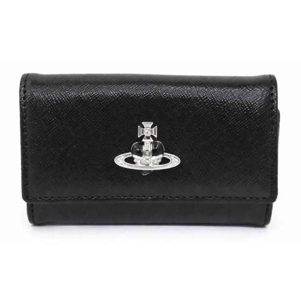 ■品番：51020013-N402■サイズ：10x6x2センチ程度■カラー：ブラック×シルバー金具（画像をご参照ください)■素材：レザー■仕様：キーフックｘ4・オープンポケットx2■付属品：純正化粧箱