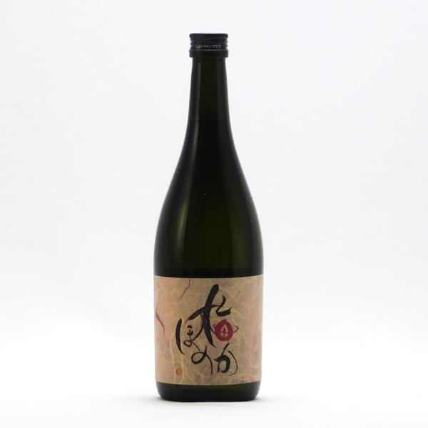 大津の浪乃音酒造の日本酒をベースにした梅酒です。純米酒に厳選した福井の梅を漬け込み、上品なほのかな梅の香りが漂いドライな味わいの一味違った梅酒です。梅の香りが口いっぱい広がり貴賓漂う味わいです。梅からくる適度な酸味が全体を引き締め高級感を醸...