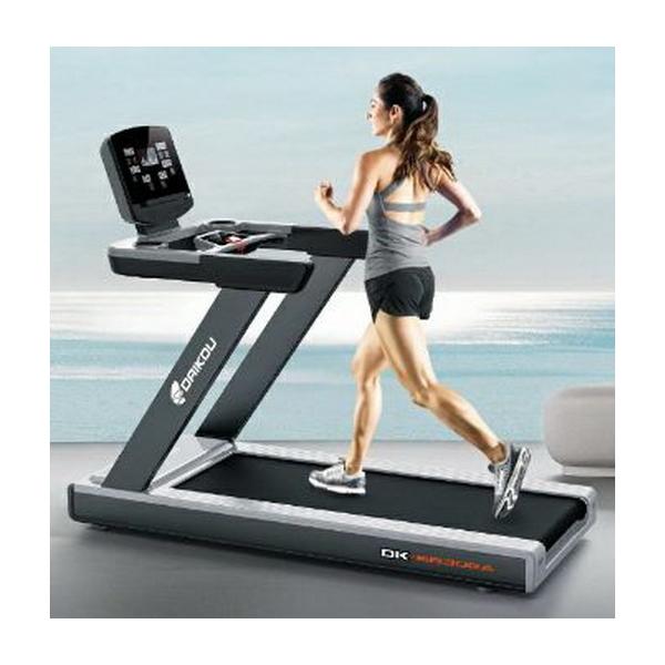 ※メーカーからの直送の為代引き決済は不可※北海道・沖縄・離島は別途送料が掛かります準業務用トレッドミル　最高速度22km/h。準業務用本格仕様。連続使用時間160分■LEDディスプレイ■ジムクラスの本格仕様最高速度はなんと22km/h！走行...