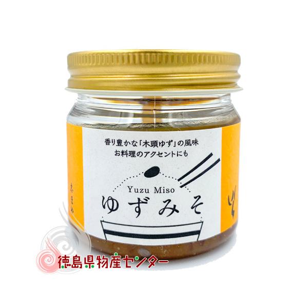 柚子の香り豊かな、おかず味噌です。そのまま温かいご飯に、またふろふき大根、田楽にも最適です。■名称：ゆずみそ■原材料名：米(国産)、大豆(国産)、砂糖、ゆず（徳島県産）、みりん、食塩/酒精■内容量：160g■賞味期限：約1ヶ月■保存方法：高...