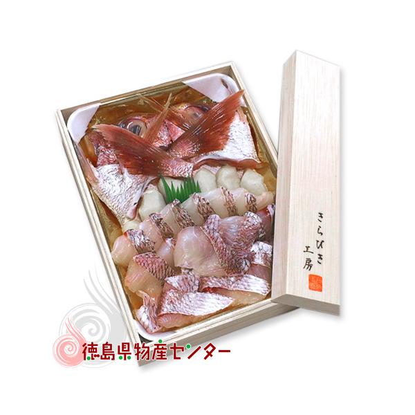 全国的にも評価の高い天然鳴門鯛を贅沢に使用した冷凍鯛しゃぶセットです。徳島中央市場に水揚げされた中から選りすぐった天然鳴門鯛をしゃぶしゃぶ用に切り分けてあります。しゃぶしゃぶ用鯛の切り身のほか、ハモのつくね、出汁パックも入っており、ご家庭で...