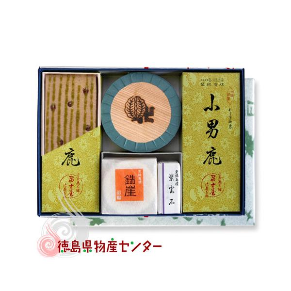 徳島の代表銘菓小男鹿(さおしか)と、徳島を代表する高級甘味である阿波特産干菓子和三盆「霰三盆(あられさんぼん)」を中心に、干菓子「紫雲石(しうんせき)」と、ふやきせんべい「鉄崖(てつがい)」を詰め合わせました。老舗冨士屋の銘菓詰合せは様々な...