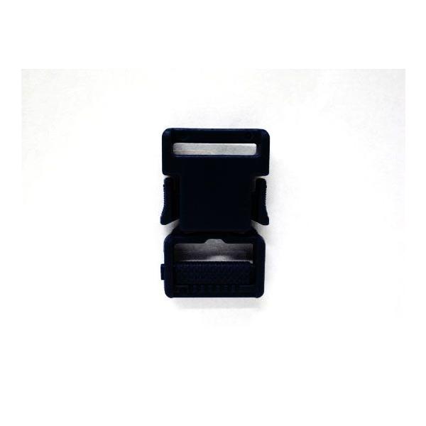 ■メーカー：　YKK■素材：　プラスチック■種類：　バックル■サイズ：　サイズガイド参照(商品説明下に記載)■色：　黒■適するベルトの巾：　20mm巾■『まとめ買い20% OFF!!』100個一単位でご購入の場合は、表示価格の20% OFF...