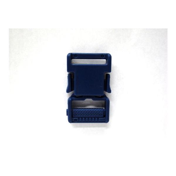 ■メーカー：　YKK■素材：　プラスチック■種類：　バックル■サイズ：　サイズガイド参照(商品説明下に記載)■色：　紺■適するベルトの巾：　20mm巾■『まとめ買い20% OFF!!』100個一単位でご購入の場合は、表示価格の20% OFF...