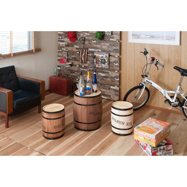 輸入したコーヒー豆の樽をイメージした、国産のヒノキを使用した雰囲気あふれる木樽です。ひのきは防虫効果が高く森林浴の成分も含む、うれしい一品です。■商品の仕様/本体：天然木ひのき材（ナチュラル：無塗装、ブラウン：オイルステイン塗装）、枠：スチ...
