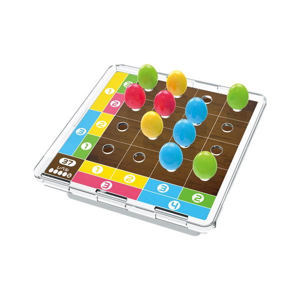 賢くなるパズルゲーム「ロジカルニュートン コロンブスのひらめきタマゴ」は、問題カードのタテ列とヨコ列の数と色のヒントをもとに、16個のピースを正しい場所に配置するパズルゲームです。誰でもできそうなものでも最初に行うのは難しいというコロンブス...