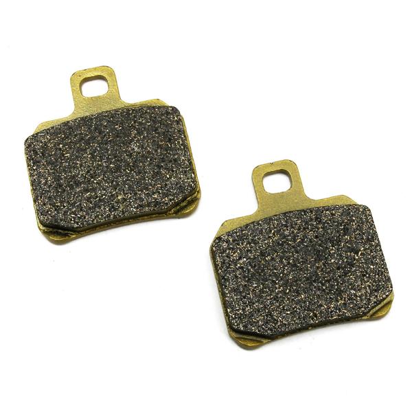 商品仕様：■新品　未使用■左右2枚セット(1キャリパー分)出品となります。※車種により１キャリパー４枚必要の場合があり、左右形状異なるので、ご確認の上ご購入してください。■ブレーキパッドのサイズは（全長X幅X厚み）51 x 55 x 8mm。