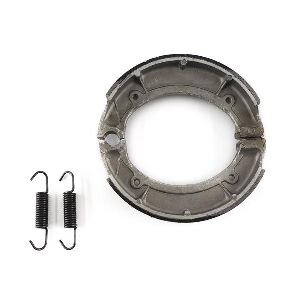 商品仕様：■社外新品　未使用、新品スプリング付きブレーキシュー1組分の出品です。■ブレーキシューのサイズ：（径X幅）151x30mm。■取り扱い説明書付属しません、装着は熟練した方に行ってください。