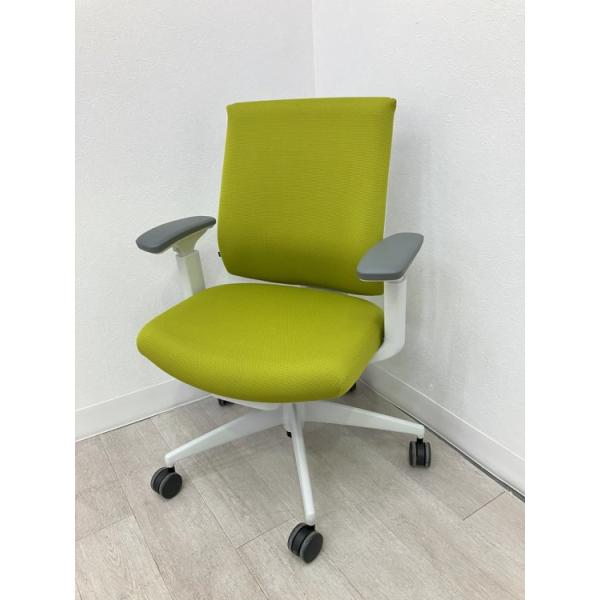 ■管理番号：3300000101578■メーカー：コクヨ■型番：C06-B112CW■座面の高さ：SH420-510mm■カラー：グリーン /【背座】ライトオリーブ【フレーム・脚】ホワイト■シリーズ：Wizard4（ウィザード4）シリーズコ...