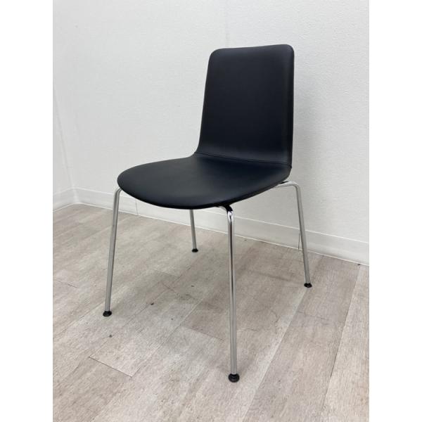 ■管理番号：3300000109221■メーカー：コクヨ■型番：K03-B04■座面の高さ：SH460mm■カラー：ブラック /ブラック■シリーズ：Mycket(ミケット)シリーズ使い心地向上のために細部までにこだわりを見せた工夫をこらし、...