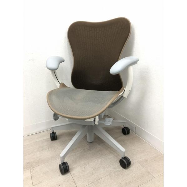 ■管理番号：3300000115363■メーカー：HermanMiller（ハーマンミラー）■型番：MRF123AWAFAJ65BBZK8M23631A705■座面の高さ：SH450-560mm■カラー：ブラウン /【背座】カプチーノ【フレ...