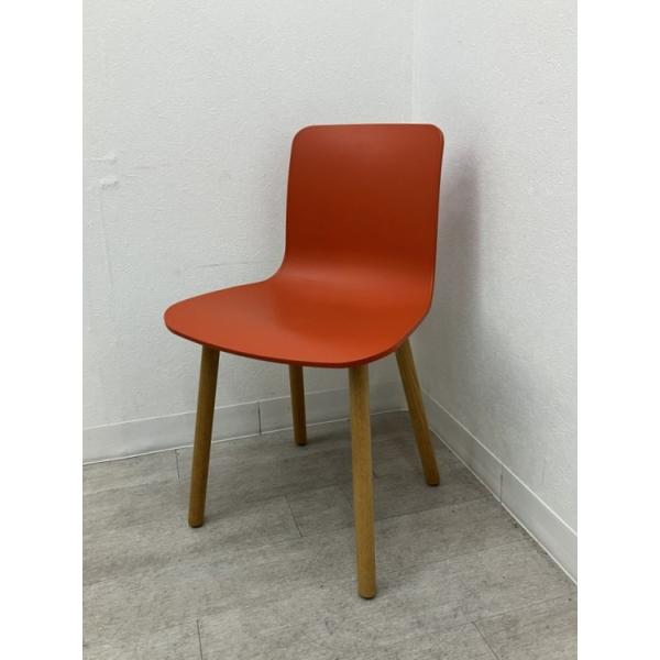 ■管理番号：3300000115419■メーカー：Vitra（ヴィトラ）■座面の高さ：SH435mm■カラー：レッド /【背座】ブリックレッド【脚】ナチュラルオーク■シリーズ：ハルウッド（HAL Wood）シリーズジャスパー・モリソン(Ja...