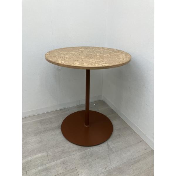 ■管理番号：3300000120574■メーカー：コクヨ■型番：TFK-SC0909H■カラー：ナチュラル /【天板】コルク調【脚】オレンジ系■シリーズ：Franka (フランカ)シリーズカジュアルからシックな空間まで、理想のシーンに合わせ...