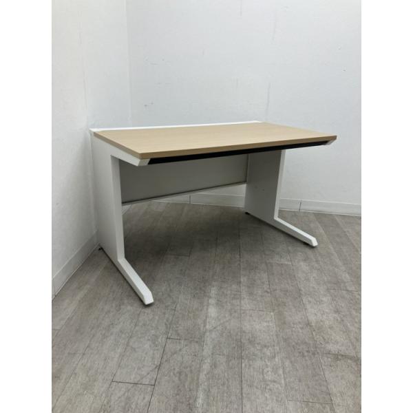 ■管理番号：3300000126228■メーカー：イトーキ■型番：CZR-127HAC■カラー：ナチュラル /【天板】ファインウォールナット【脚】ホワイト■シリーズ：CZRシリーズ変化を求められる現代に適応したデザインスタイルや高い機能性を...