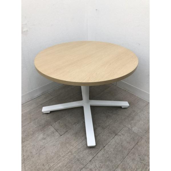 ■管理番号：3300000126291■メーカー：コクヨ■型番：MT-VE7■カラー：ナチュラル /【天板】ナチュラルオーク【脚】ホワイト■シリーズ：ビエナ（VIENA）シリーズオフィス空間のデザイン性を高め、フレキシブルなワークスタイルを...