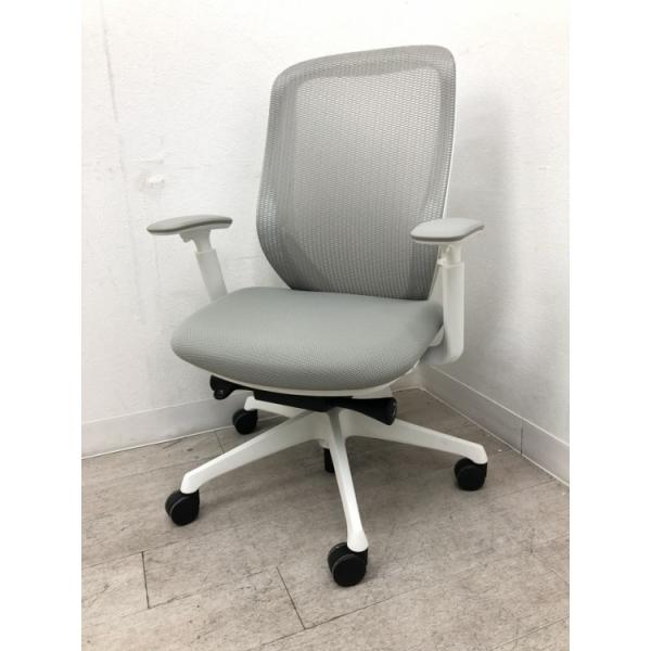 ■管理番号：3300000129840■メーカー：オカムラ■型番：C685XW■座面の高さ：SH420-520mm■カラー：グレー /【背座】ライトグレー【ボディ・脚】ホワイト■シリーズ：Sylphy(シルフィー)チェア人の背中の形状に個人...