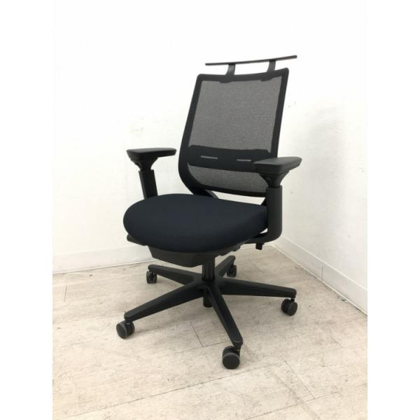 ■管理番号：3300000133721■メーカー：コクヨ■型番：C04-B132MW■座面の高さ：SH415-505mm■カラー：ブラック /ブラック■シリーズ：Mitra2（ミトラ2）チェアあらゆるシーンに美しく馴染むデザインに、快適な座...