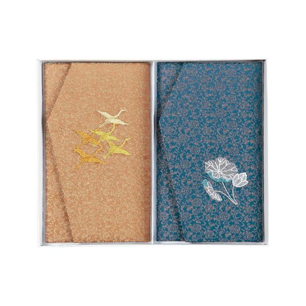 冠婚葬祭時、シーンに合わせてお使い分け頂ける金封ふくさの慶弔セットです。予め染色された糸で柄を表現する「どんす織り」の生地は、絹のように滑らかで高級感のある仕上がりとなっております。■金封ふくさ(約200×120mm)×2■材質:表地:アセ...