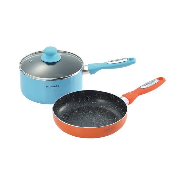 内面はマーブルフッ素樹脂加工でお手入れ簡単。アルミ製なので軽量で調理の負担になりにくい!ハンドル部はシリコン樹脂塗装なのですべりにくく手に馴染みます。■片手鍋:34×18.7×13.8cm(2L)・フライパン:35.8×20.4×6.5cm...