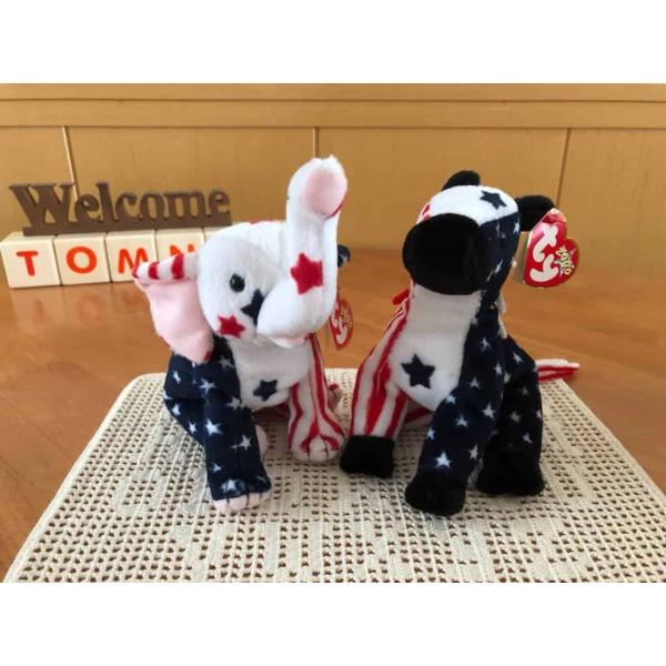 世界150ヶ国以上で人気のｔｙのぬいぐるみは、それぞれ名前と誕生日を持っていることでも有名です。こちらのセットはアメリカで2000年に販売された星条旗カラーのゾウとロバです。共和党のシンボルマークとされるゾウと民主党のシンボルマークとされる...
