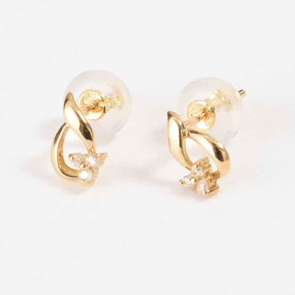 品名： K18ダイヤピアス品番： 100-19014素材： K18使用石： 天然ダイヤモンド6石　計0.02ｃｔサイズ： 本体　縦7ｍｍ/横4.5ｍｍ重量：約0.6g（キャッチ付きペア）本体のみ約0.46g刻印： ポストにK18コメント： ...