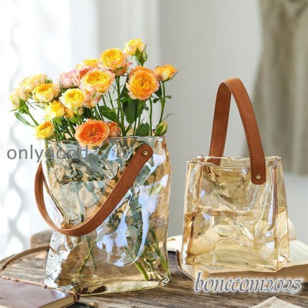 カラーや百合など丈の長いお花をシンプルに活けるのに適しています。誕生日、結婚祝い、記念日にぴったり。熟練した職人による吹き手作り物です。ギフトや贈り物に最適、しっかりとした仕上りの陶器です。ガラスは割れ物ですので、厚手でがっちりしたデザイン...