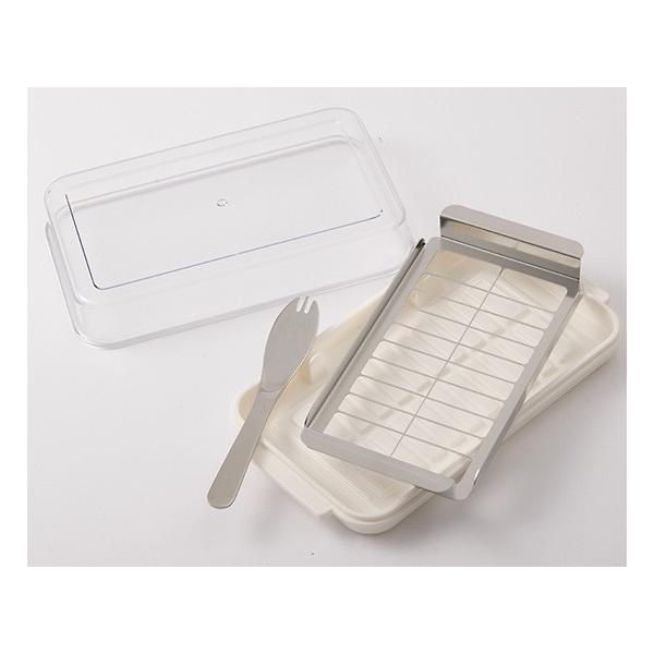 バターを一度に20個にカットしてそのまま保存できます。バターナイフ付。市販バター厚み約35mmまで入ります。200gバターで1切約10gになります。