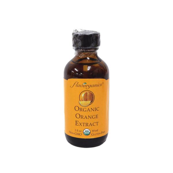 オレンジオイルを水とアルコールにつけて、最低限の熱を蒸気で加えてオレンジ液を抽出しています。