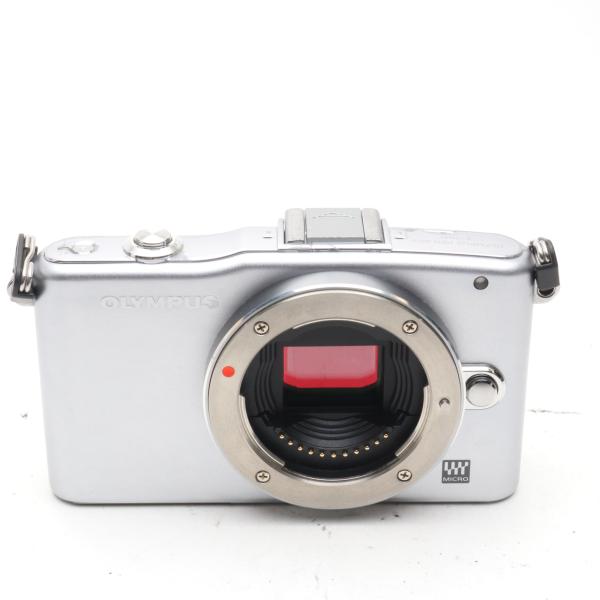 【状態ランク】D品【商品状態】・外観：キズやスレ、使用感があります。・ファインダー内：チリの混入が見られます。・液晶画面：※詳細に関しては、画像で確認してください。【動作状況】動作未確認。【備考】※「現状渡し」「返品不可」商品説明文以外にも...