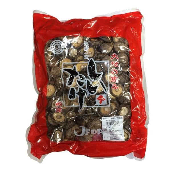 品名：乾しいたけ原材料：しいたけ(菌床)内容量：500g原産国：中国輸入者：株式会社神乾販売者：株式会社ジェフダ料理店 レストランに使える大容量の椎茸です。 ご注文数量によって送料を加算させていただく場合がございますので、ご注意下さい。
