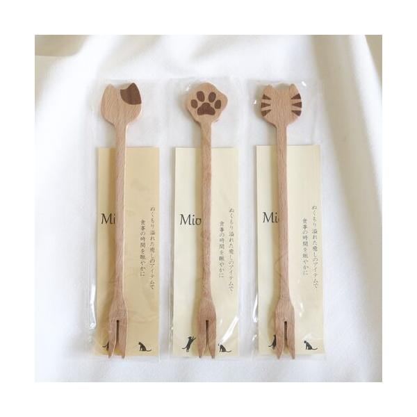 インドネシア製　ピックマドラーあえて顔を描いてないので自分だけのネコになっていきます。カップに入れるとネコが顔を覗かせます。食卓を優しい雰囲気にしてくれます。ブナ材の木目がやわらかい毛並みのよう。■サイズ：190×29mm■生産地：インドネ...