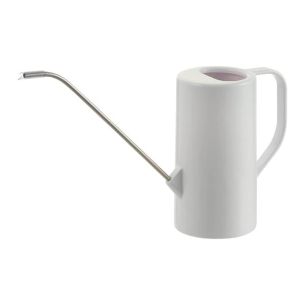 細くやさしい水が根元に注げるラウンド型のピッチャーです。極細ステンレスノズルなので、水が細く出て、小さな植物の根本に届きやすく、やさしく水やりができます。液肥の希釈に便利な目盛り付きです。水やり時の重心バランスと、水やりのしやすさを考えた持...