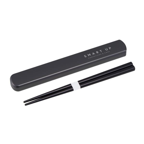シンプルデザインの箸と箸箱セットです。箸とケース本体に銀イオンの抗菌加工がしてあります。箸のサイズは19.5cmです。ケースにシリコンパーツが付いているので、持ち運び時に音が鳴りません。食洗機・乾燥機の使用ができます。■製品スペックサイズ：...