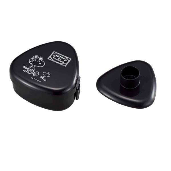 スヌーピーのおにぎりケースです。にぎらずに作れてそのまま携帯できます。具だくさんの爆弾おにぎりが作れます。コンビニおにぎりの約2倍の230g。ラップにご飯をつつんでケースに入れると三角おにぎりが簡単につくれます。抗菌加工がしてあります。フタ...