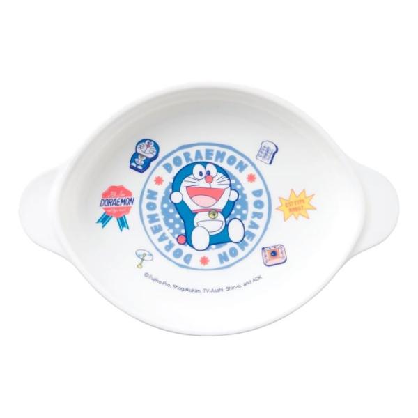 ドラえもんの持ち手付お皿毎日のごはんが楽しくなるドラえもんデザイン。深型で幼児でもつかみやす持ち手があります。電子レンジ、食器洗浄機・乾燥機の使用ができます。※煮沸消毒・電子レンジ消毒はできません。【製品仕様】サイズ：約16.6×11.2×...