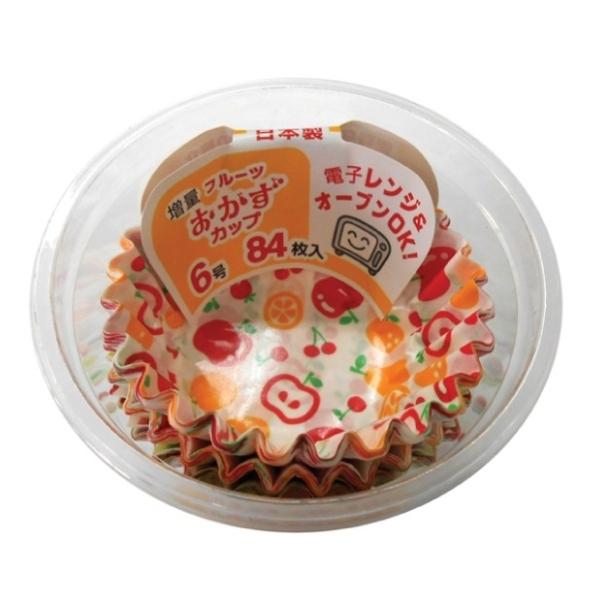 かわいいフルーツ柄のおかずカップです。2色のアソートです。電子レンジ・オーブンの使用ができます。■製品スペックサイズ：約3.5×3.5×2.5cm材質：PBT樹脂、紙入数：84枚日本製＜おすすめポイント＞お弁当カップ おかず入れ おかずケー...