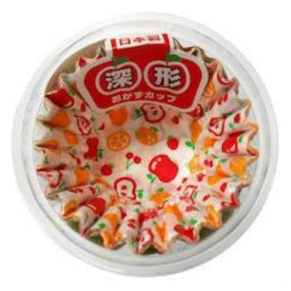 かわいいフルーツ柄のおかずカップです。35mmの深型なので2段弁当箱などにピッタリです。2色のアソートです。電子レンジ・オーブンの使用ができます。■製品スペックサイズ：約3.5×3.5×3.5cm材質：PBT樹脂、紙入数：66枚日本製＜おす...