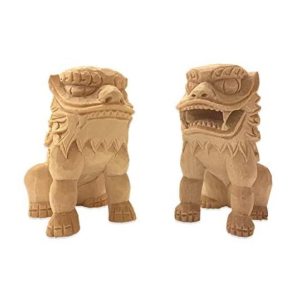 天然木の狛犬2体セットです。■商品スペックサイズ： 約4ｘ7.5ｘ6cm(幅×奥行×高さ)材質：天然木