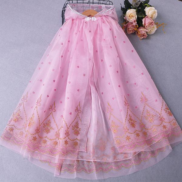 素材：ポリエステル子どもの仮装マントです。 涼しげなピンク色3柄展開、春夏にも着用して頂けます。プリンセスドレスの上から羽織るだけで、大好きなプリンセスに変身今にも魔法が使えそう！ハロウィン仮装にはもちろん、パーティーに、 おうちでのごっこ...