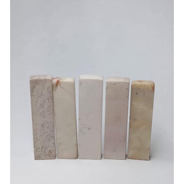 【発売日：2024年12月25日】状態：新品彫面サイズ：約1.5ｘ0.75ｃｍ高さ：約6ｃｍ(天然石のため、石紋、色など多少変わる場合があります、同等品ランダム発送となります。）★使用済みの印材、大変申し訳ございませんが返金返品交換保証はご...